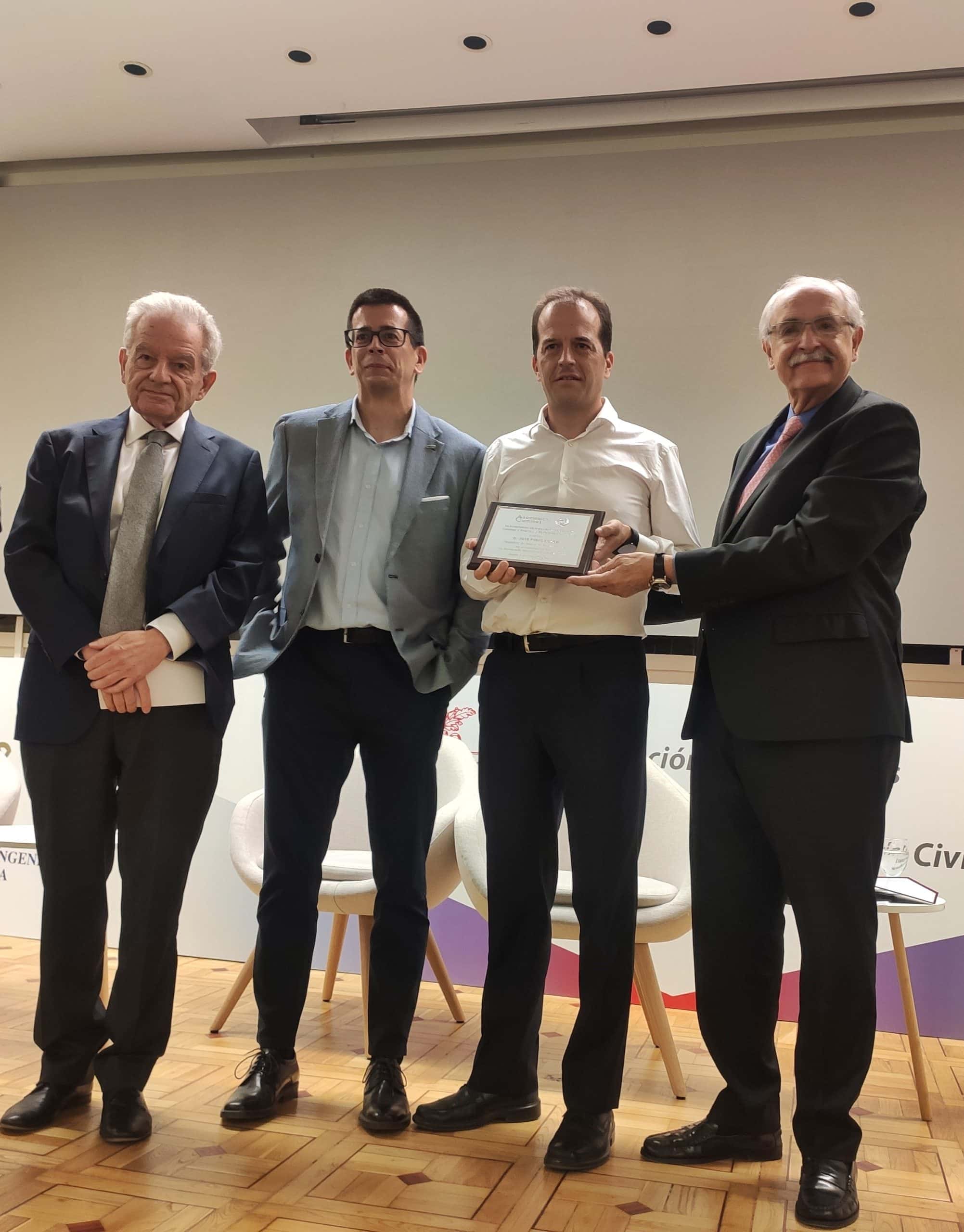 JOSÉ RUBIÓ Y VICENT ESTEBAN RECIBEN EL RECONOCIMIENTO DE MIEMBROS DE ...